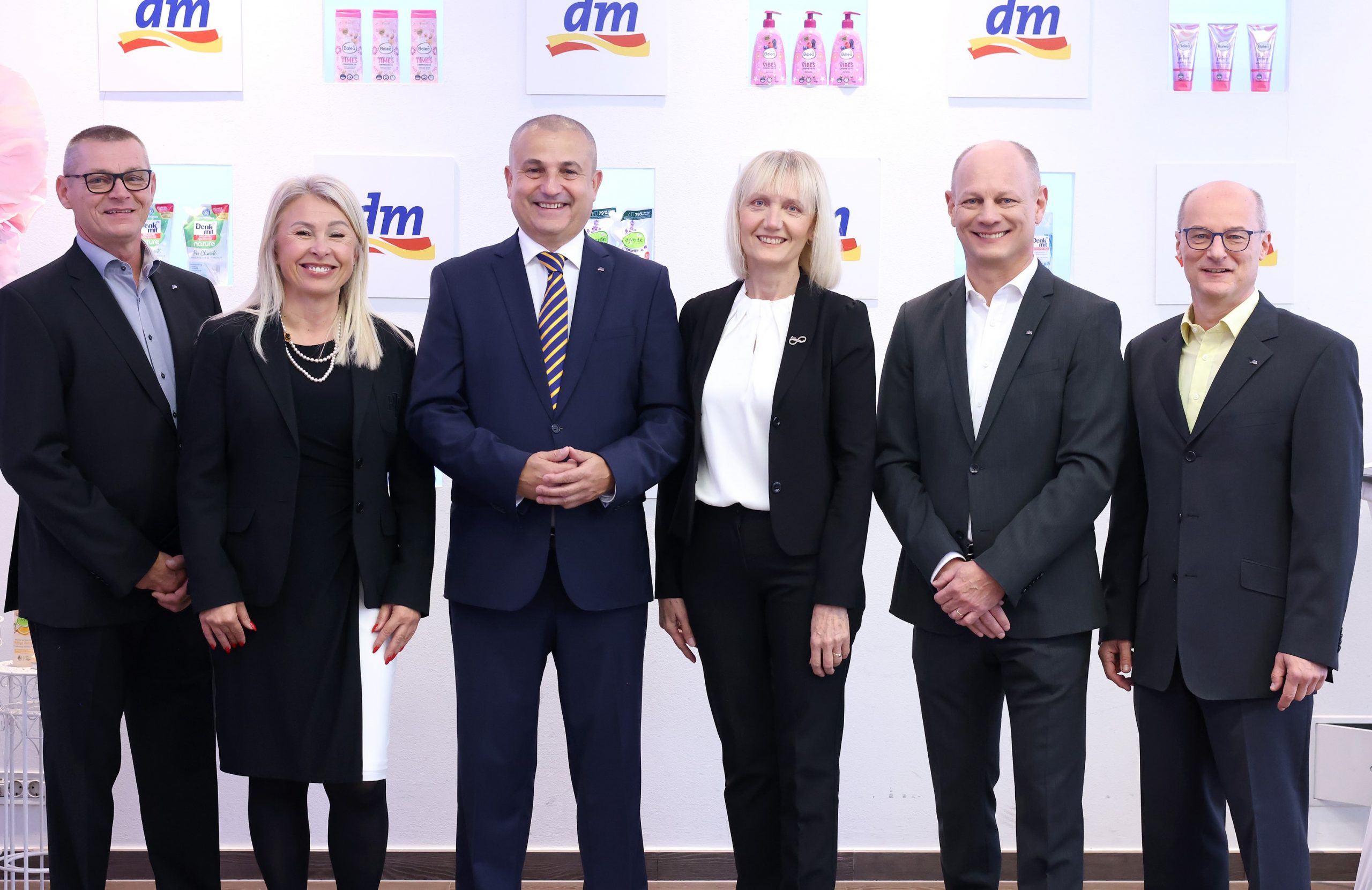 dm ostvario promet od 441,7 milijuna eura u protekloj poslovnoj godini ...